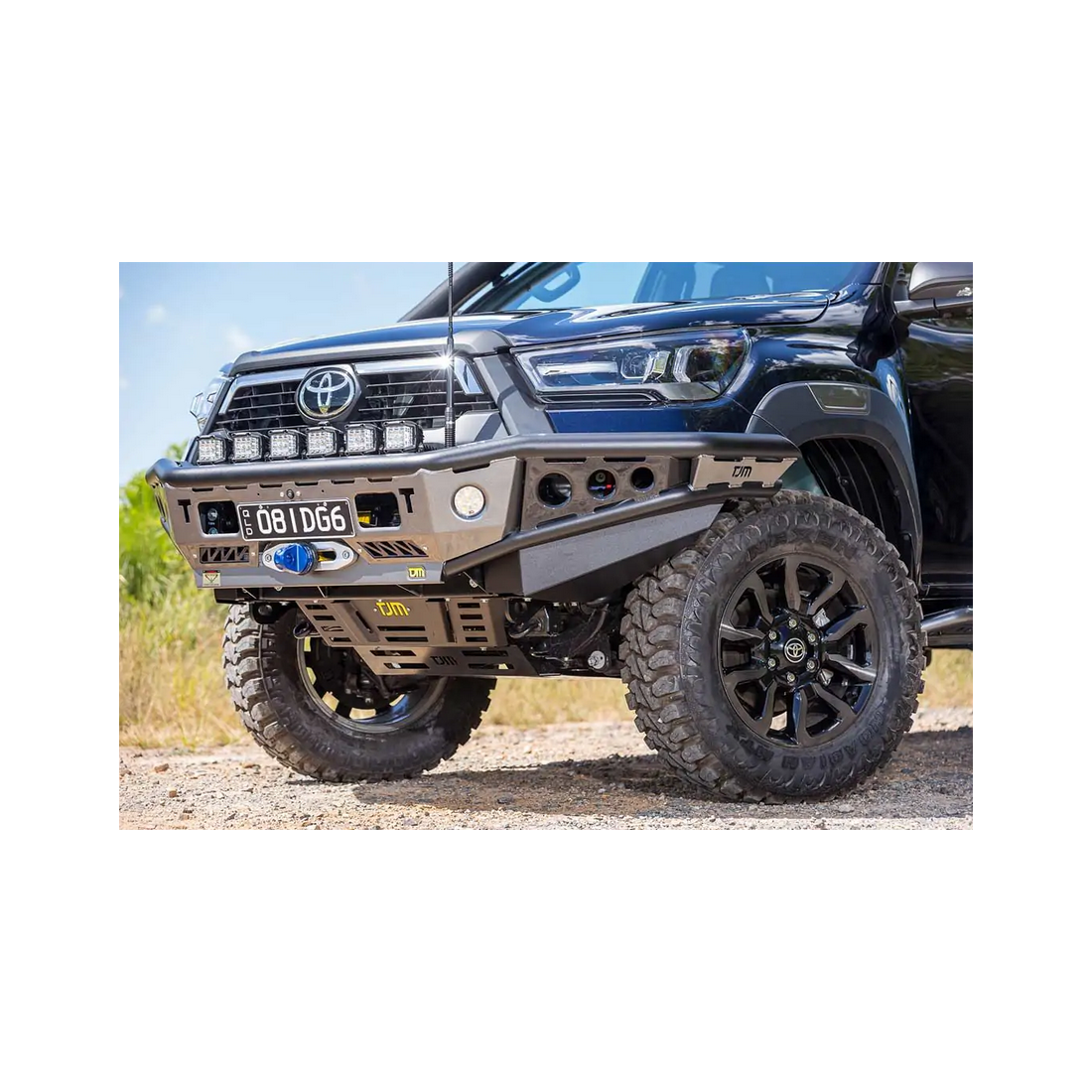 TJM CHASER BULL BAR BLACK STEEL TOYOTA HILUX ROGUE